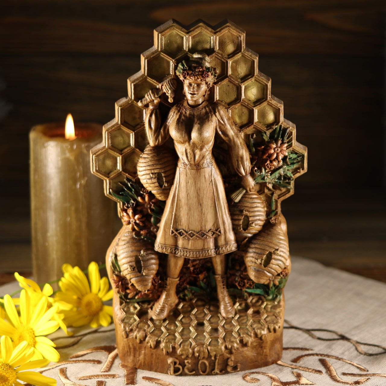 Béole Bee Norse Bees Goddess Statue - Wooden Sculpture – Art Carving Shop